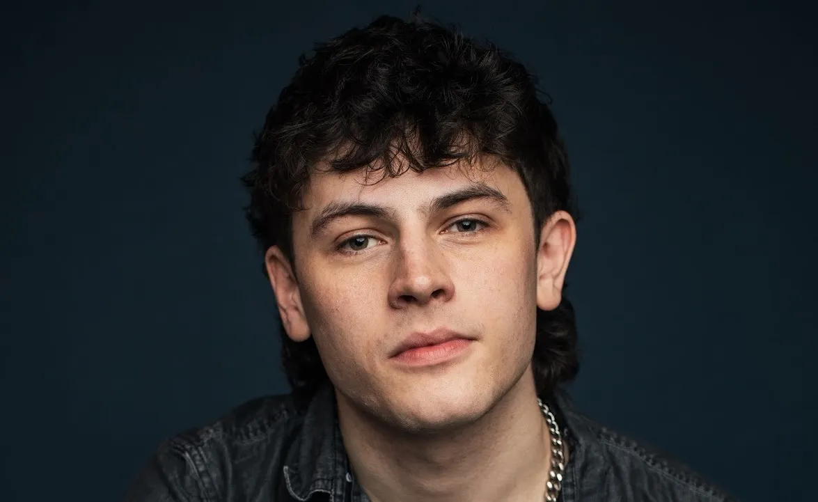 Sky Zyprexa Night: thriller psicológico con Casey Likes
